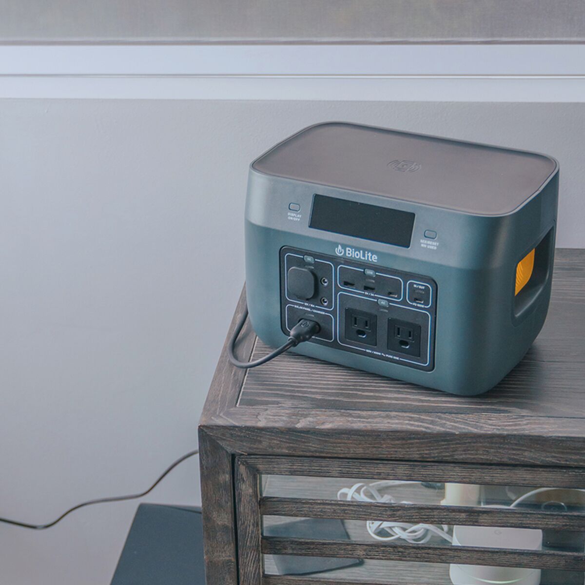 BioLite 600 BaseCharge Power Station - Hike & Camp