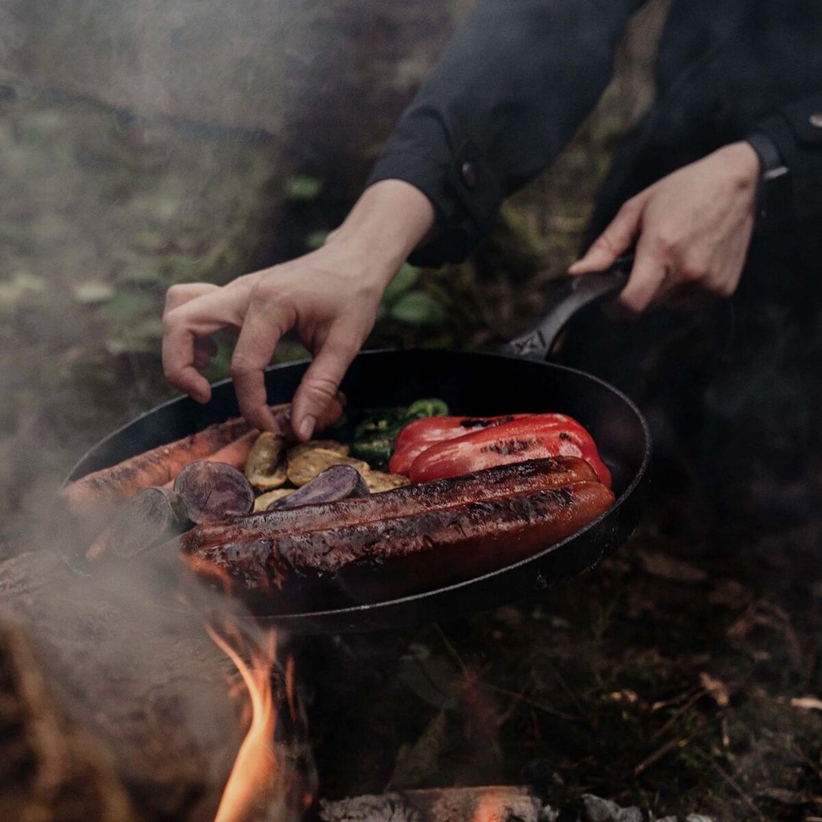 Barebones Cast Iron Flat Pan - Hike & Camp