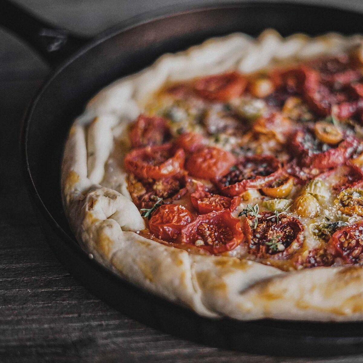 Barebones Cast Iron Flat Pan - Hike & Camp