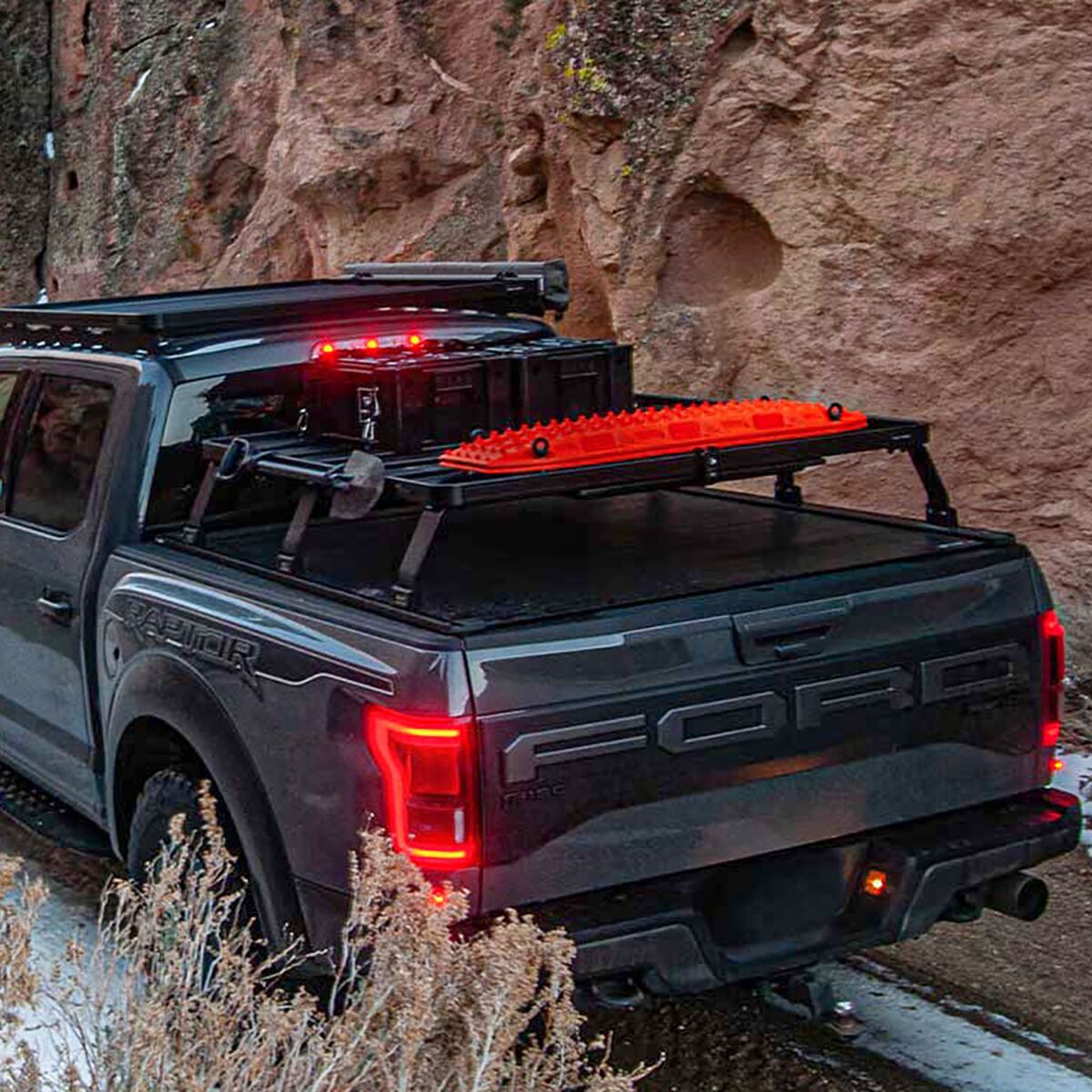 FrontRunner Ford F150 Raptor Retrax XR Load Bed Rack Kit - Bike