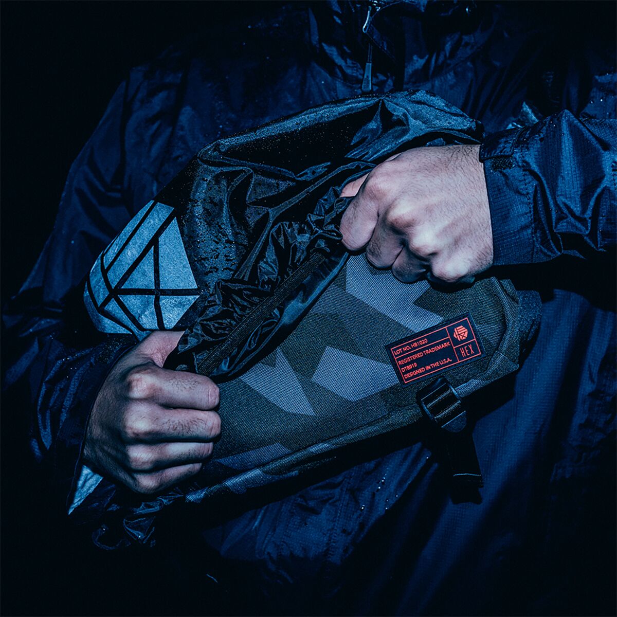 Hex Ranger DSLR V2 8L Sling Bag - Travel