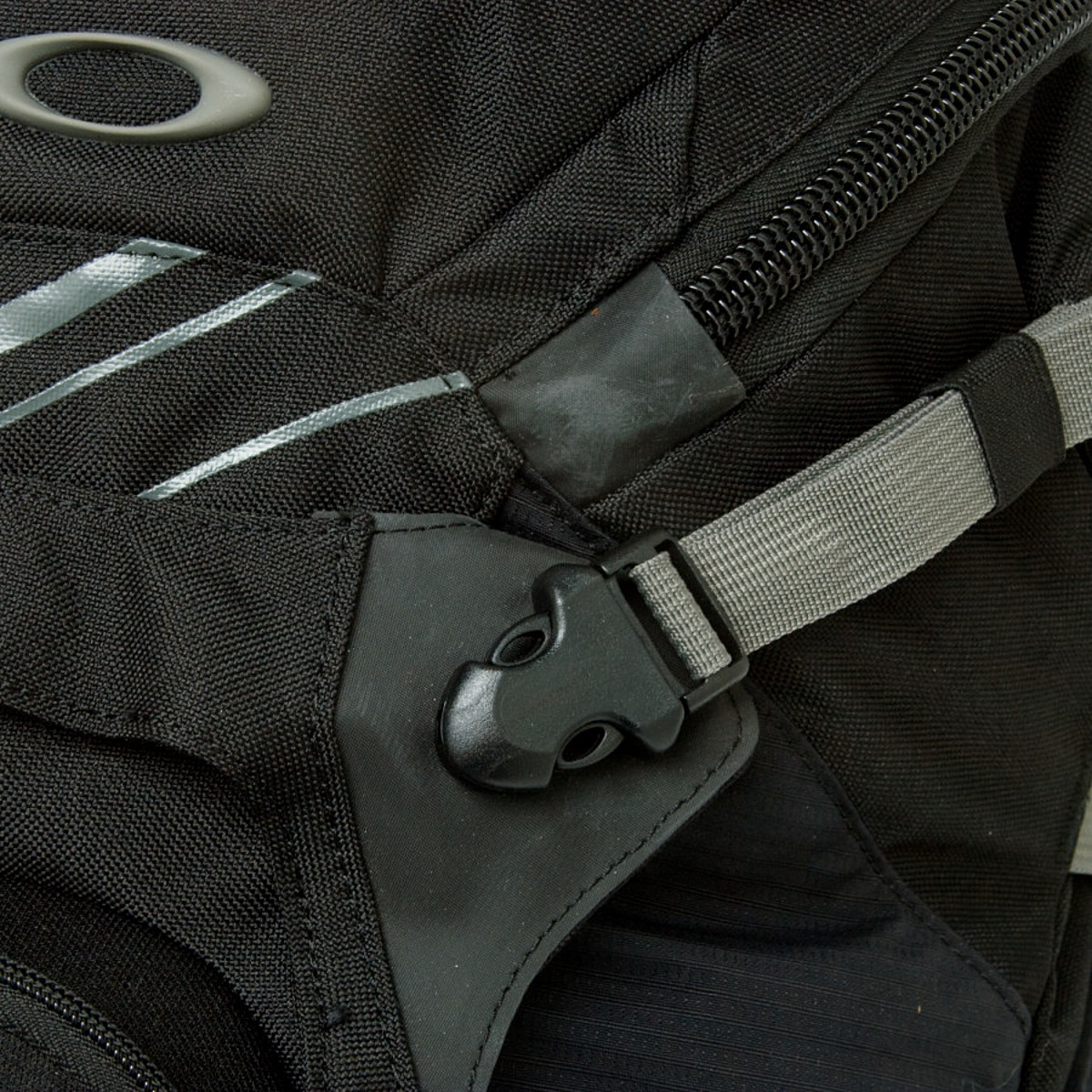 Oakley Tool Box Hydration Pack - Hike & Camp