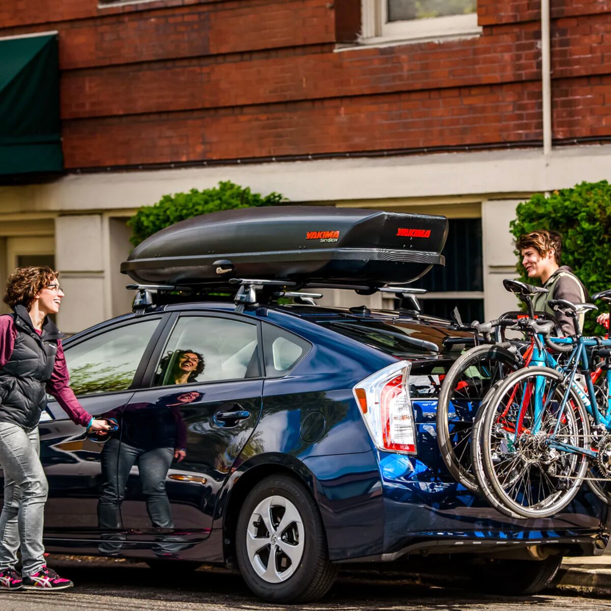 Yakima SkyBox 18 Carbonite Cargo Box - Ski