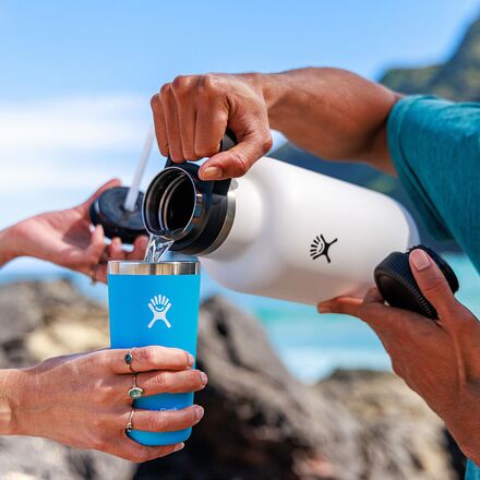 Hydro Flask 64oz Growler - Hike & Camp