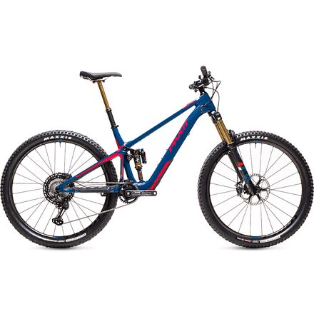 Pivot Shuttle SL Team XTR Carbon Wheel E-Bike - Bike